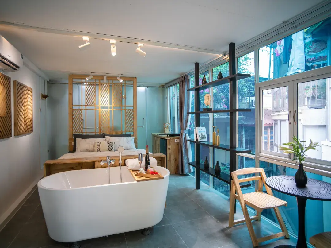 Homestay Chat | Train Street Apartments | Old Quarter Edge - Hanói