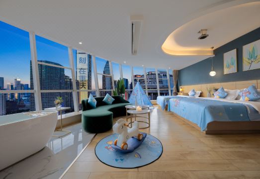 Meishu Tianqing High Altitude View Hotel (Chongqing Jiefangbei Hongya ...