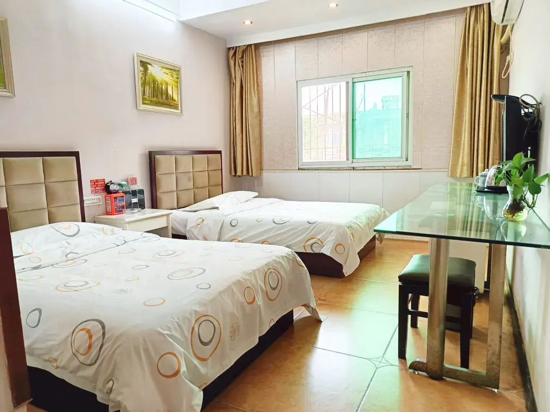 Xinyang Jiuhong Fashion Hotel - Xinyang