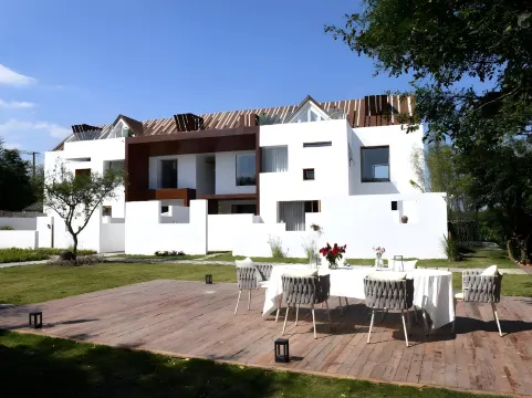 Rustic Charm Inn - Shanghai