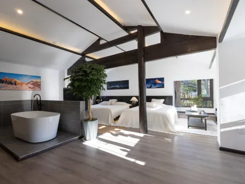 Lijiang Dayanli Jianshan Designer Homestay - Lijiang