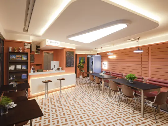 Crossing-1920  Youth  Hostel - Nanjing