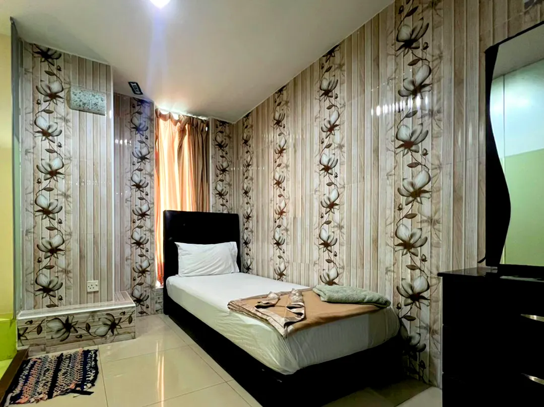 Sungai Besi Hotel - Kajang