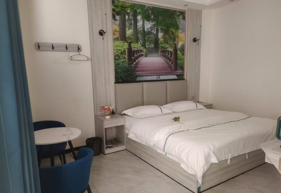 Zhenxiong Yonghe 818 Hotel (Mangbu Town)(镇雄永和818酒店（芒部镇店）): Deals ...