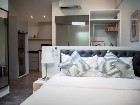 Heritage Collection On Smith - Mobile App Check-in - Outram