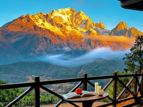 Forestside & Winding Path: A Foraging Stay - Lijiang