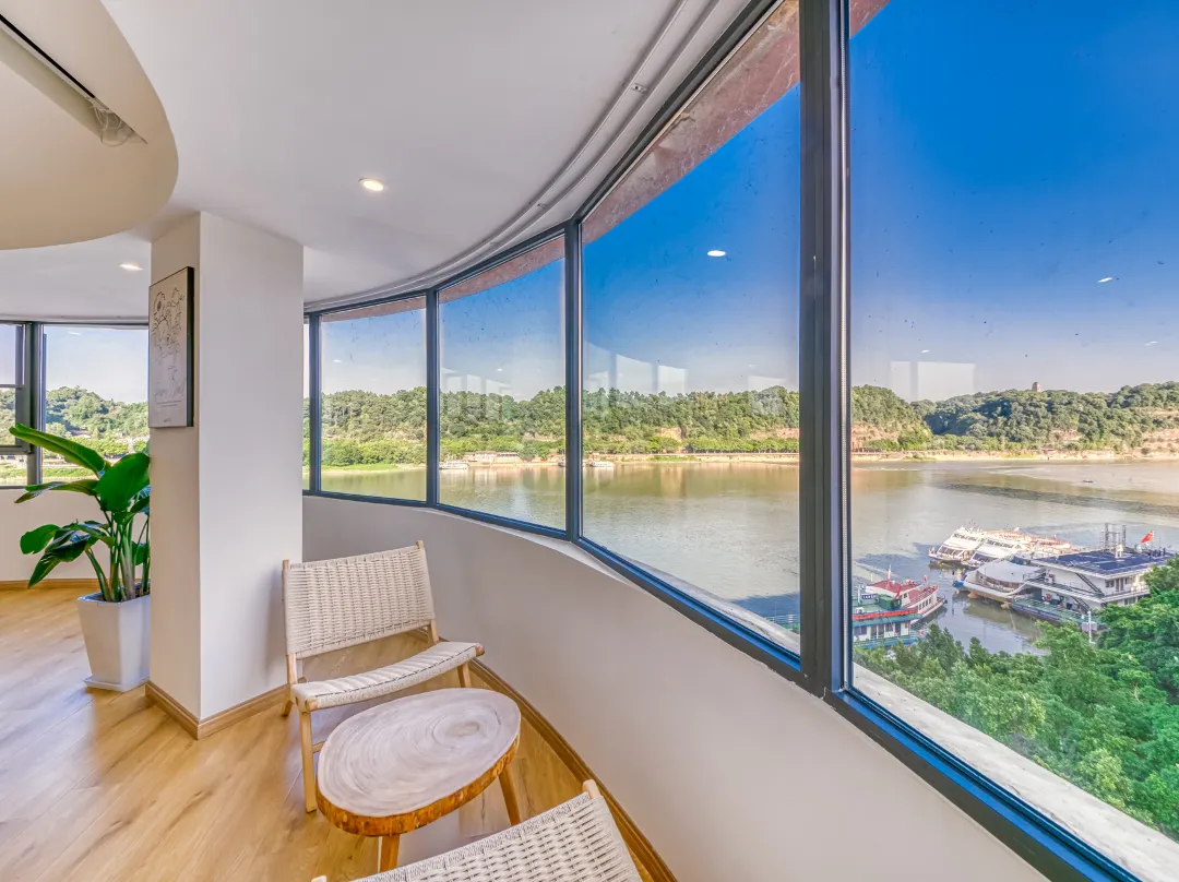 Jiangshang Lingyun·qingwan Hotel - Leshan