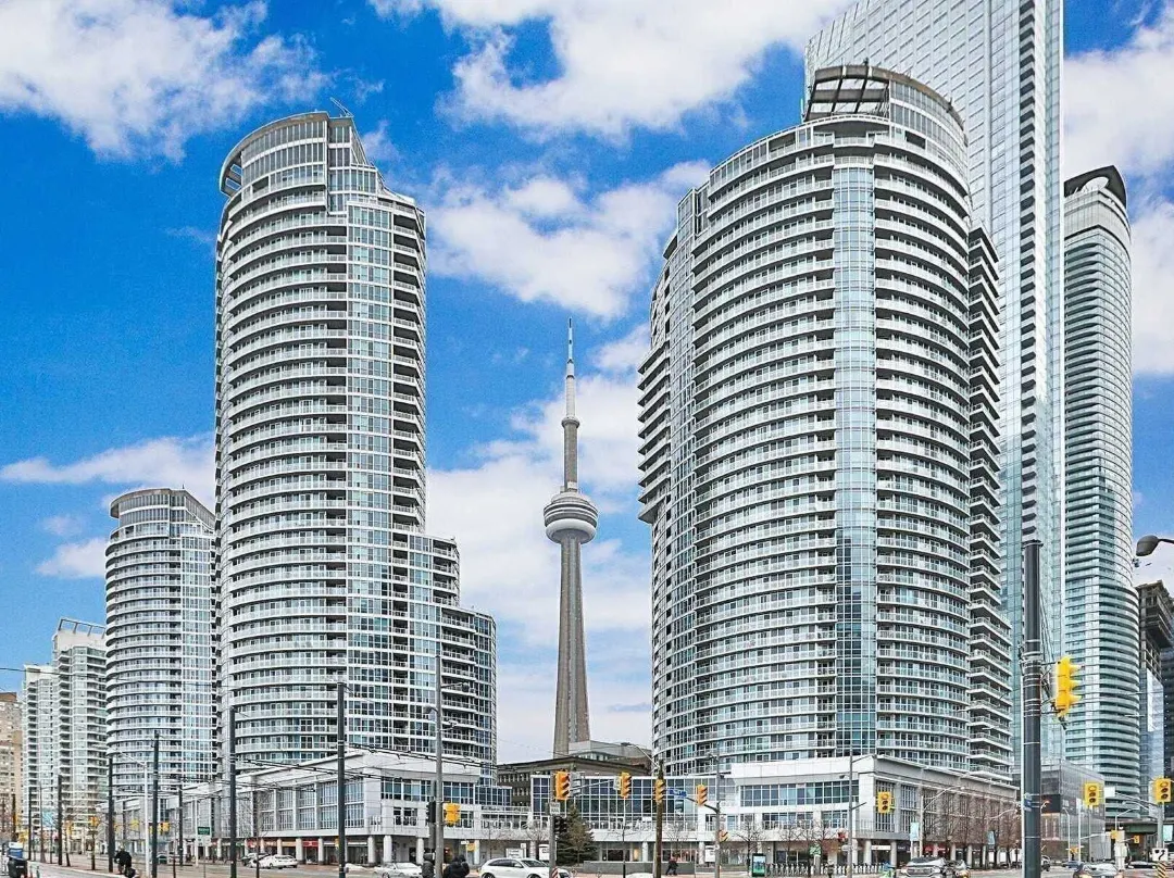Waterfront Property Near Cn Tower In Downtown Toronto - Toronto