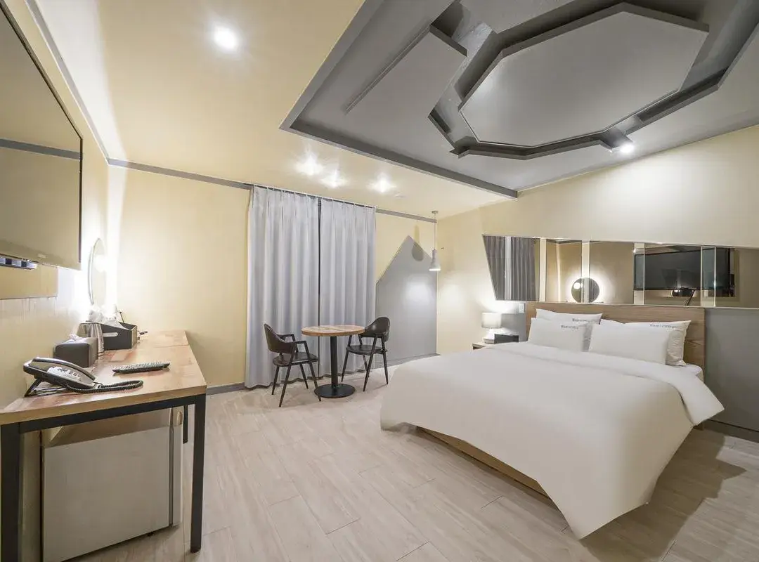 Gimhae Tour Hotel - Busan