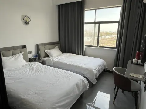 Si Ji Hotel - Zhumadian