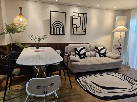 Yongsan Hyochang Park 3 Minutes, Breakfast Included, Luggage Storage Service, - Seoul