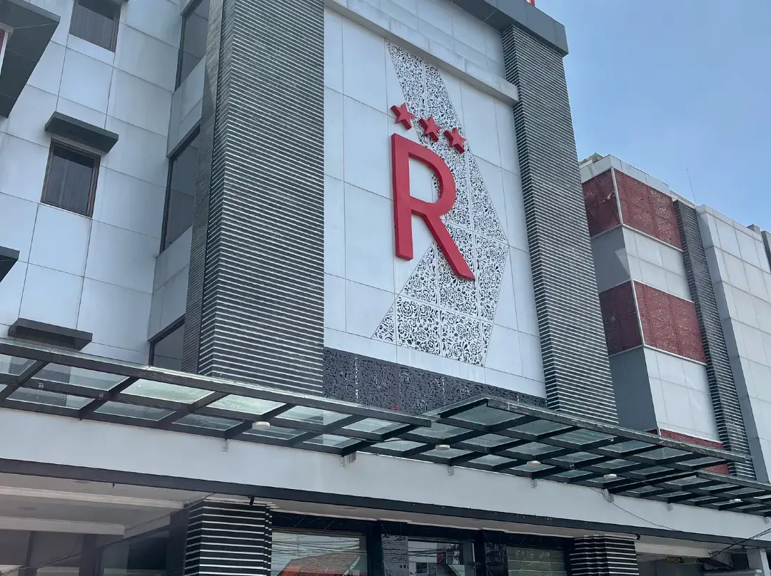 Riez Palace Hotel - Tegal