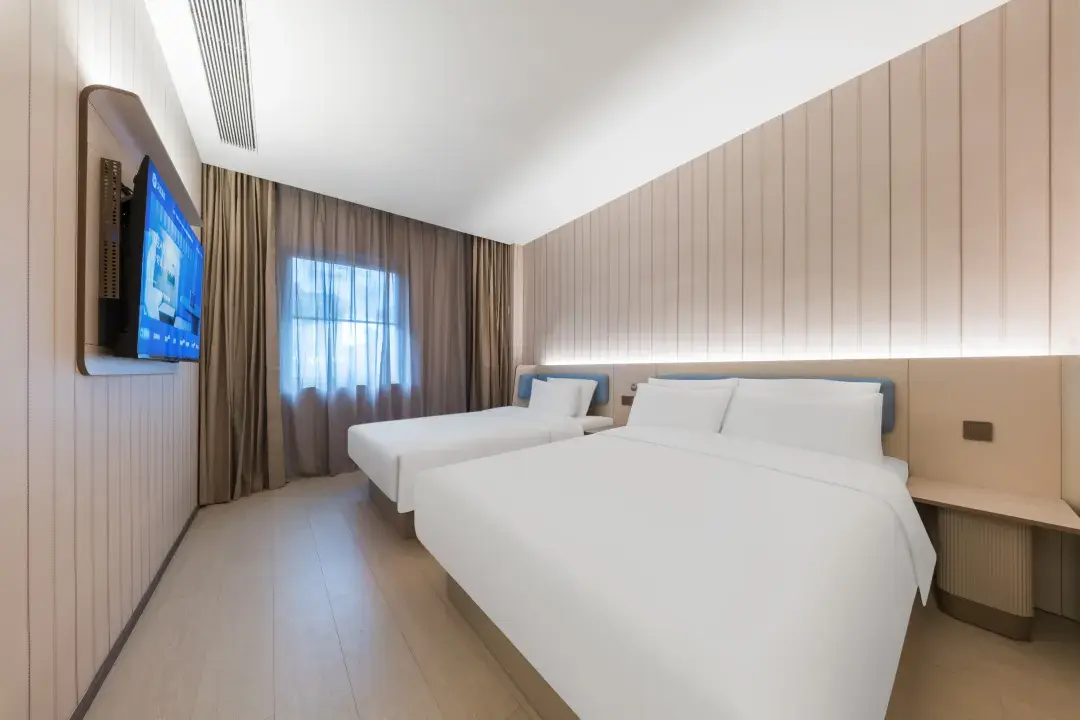 Hanting Shanghai Bund World Metro Station Hotel - 51 Verified Photos ...
