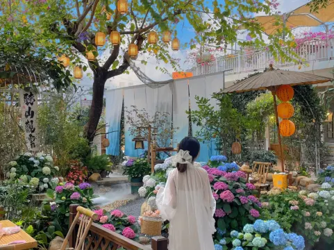 English: Slightly Drunk Tsuki Glass Month Tea Culture B & B - Dali