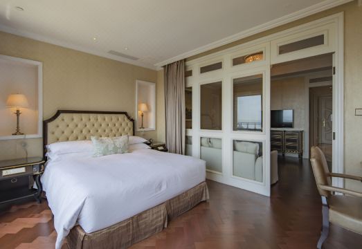 The Castel Hotel Service Apartment(大连星海城堡豪华公寓) (داليان)، أسعار محدثة ...