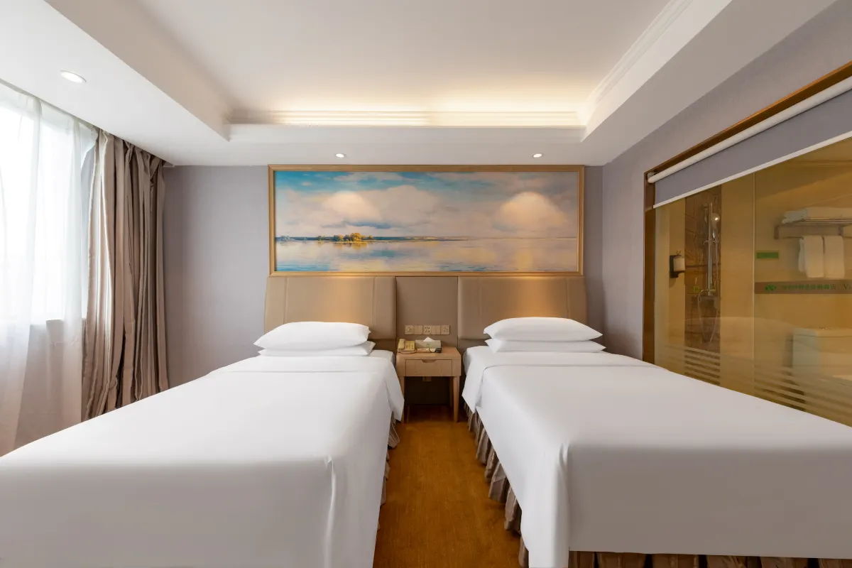 Vienna Hotel (Renhe subway station store of Guangzhou Baiyun ...