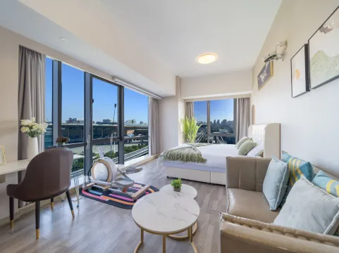 Zhongshang Yiju Sports Theme Cinema Apartment - Nanjing