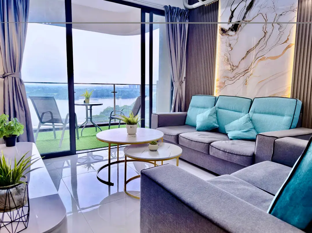 Full Sea View Country Garden Danga Bay 11-13pax - Johor