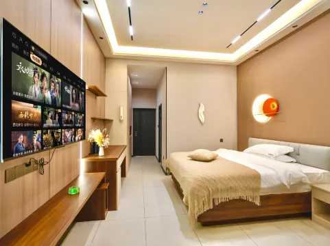 Zhaocai Cat Light Luxury Cinema Homestay - Kunming