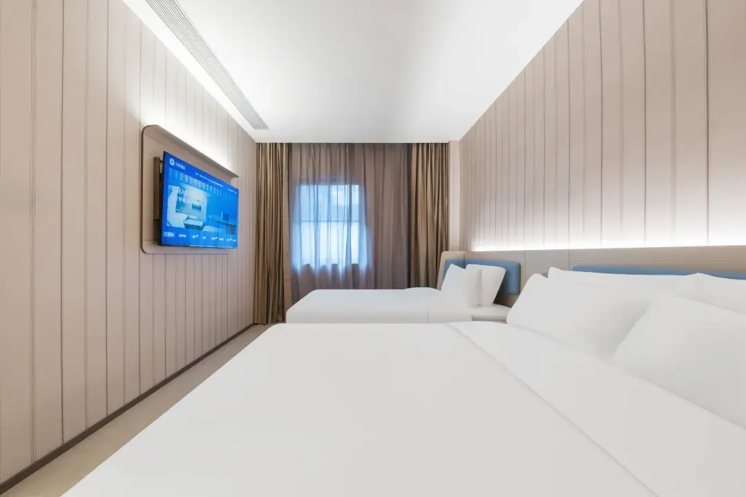 Hanting Shanghai Bund World Metro Station Hotel - 51 Verified Photos ...