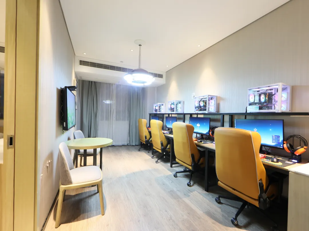 Jinkan E-sports Hotel - Yangzhou