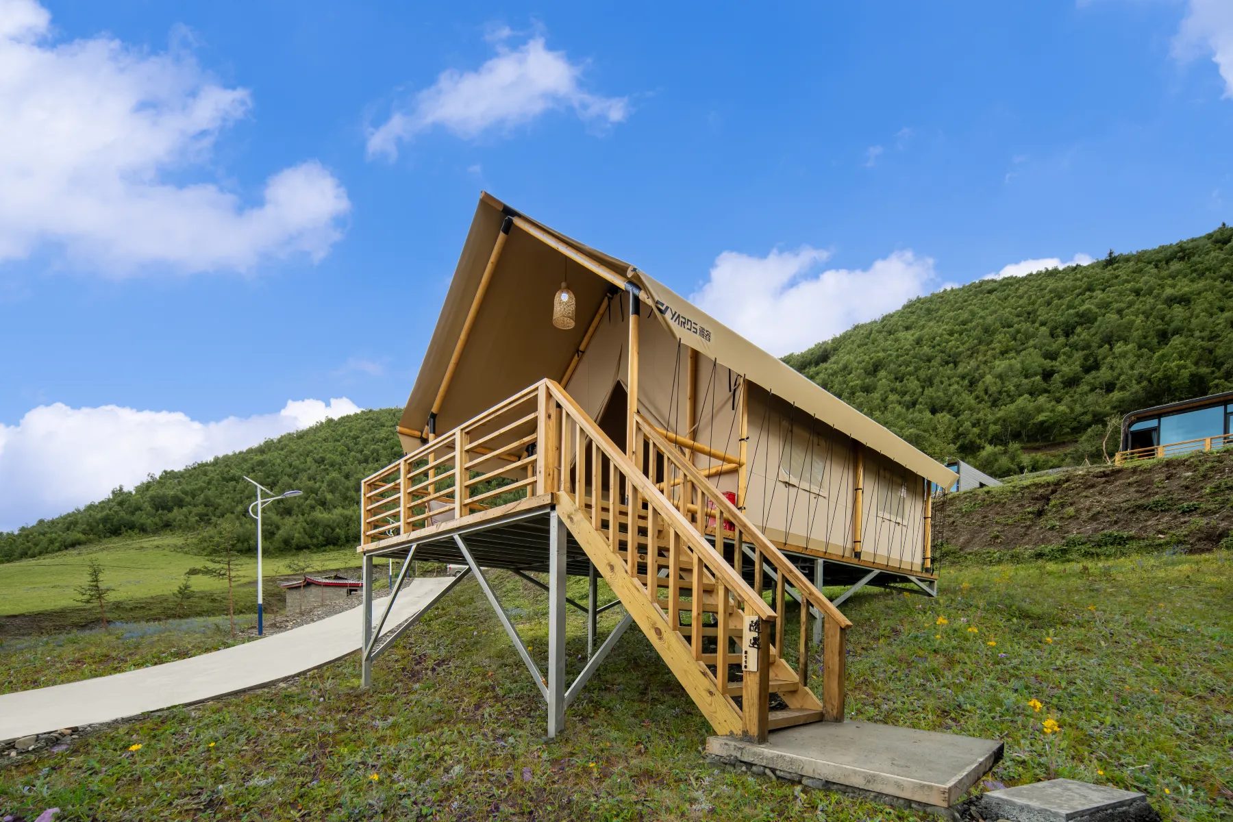 Luobu Starlight · Verdant · Valleys Luxury Camp Hotel (Kangding ...