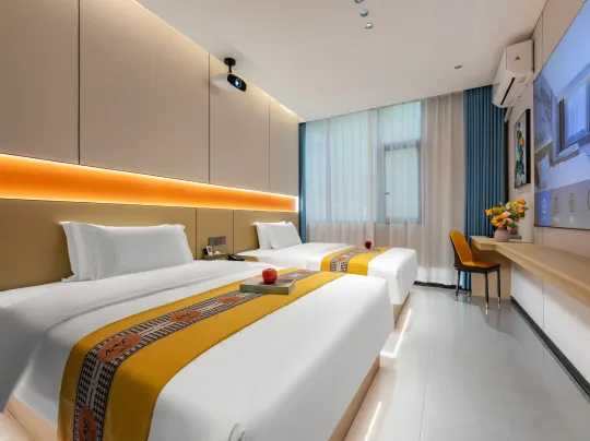 Guangzhou • Langyue Qingju | Cinema • Langyue Hotel - Canton / Guangzhou