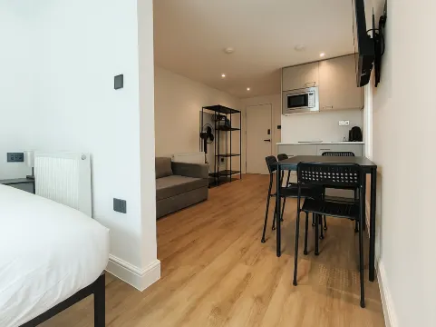 Starnest Willesden Junction - London