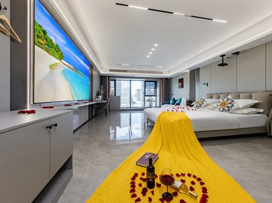 Egg Hotel - Kunming