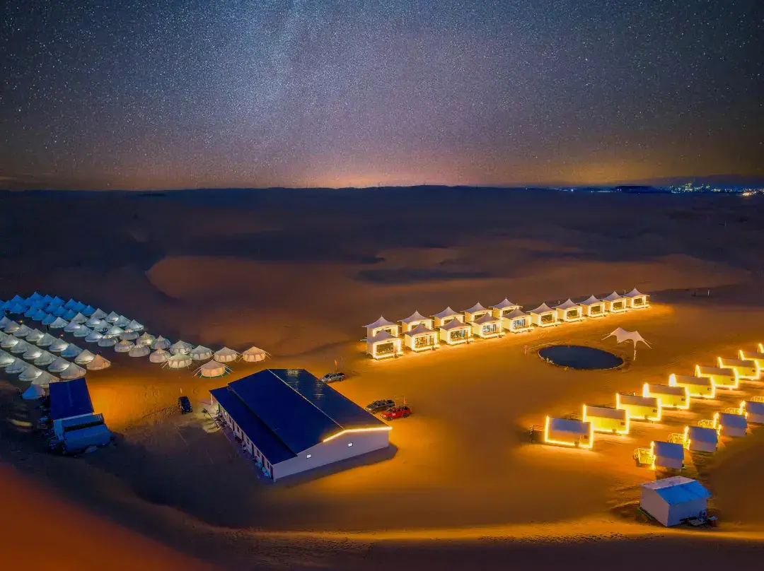 Zhongwei Xingzhou Camp In Tengger Desert - Zhongwei