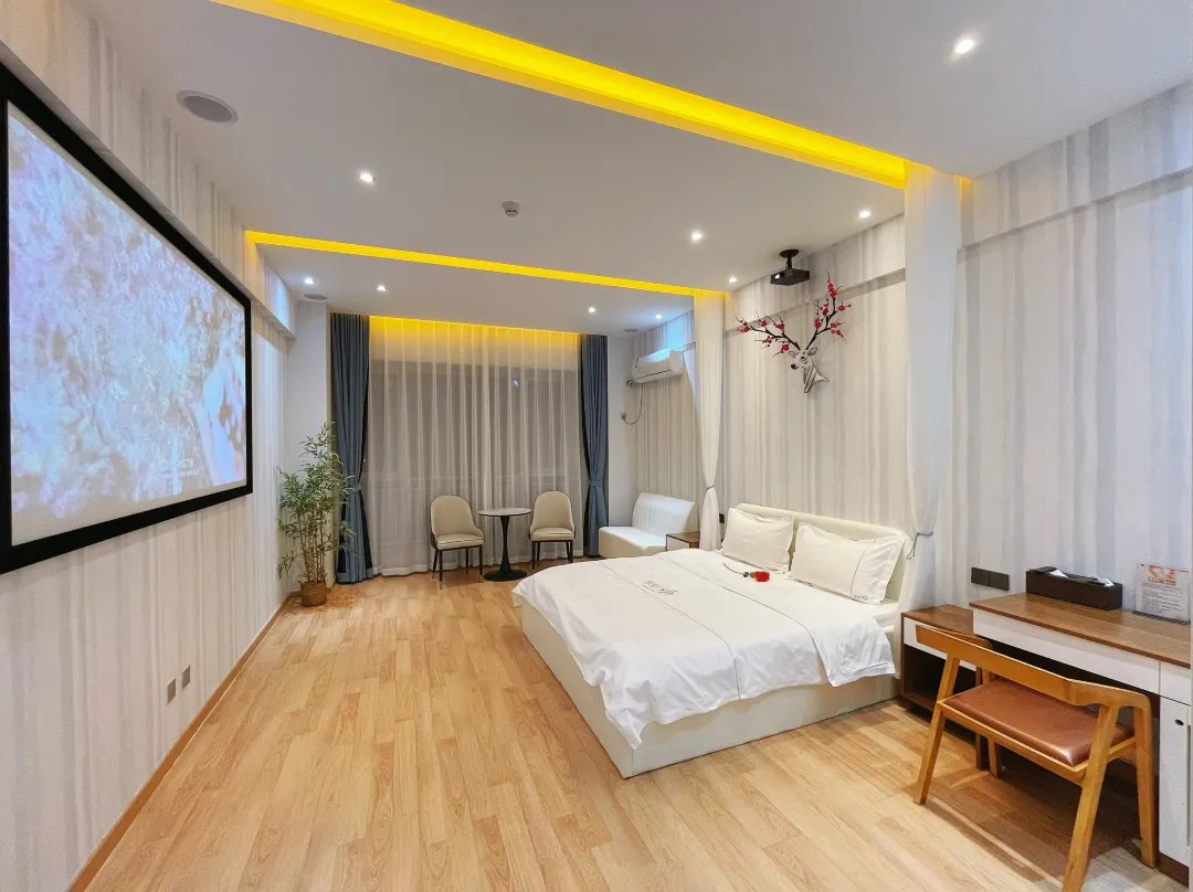 Enjoy Love 520 Movie E-sports Hotel - Jinan