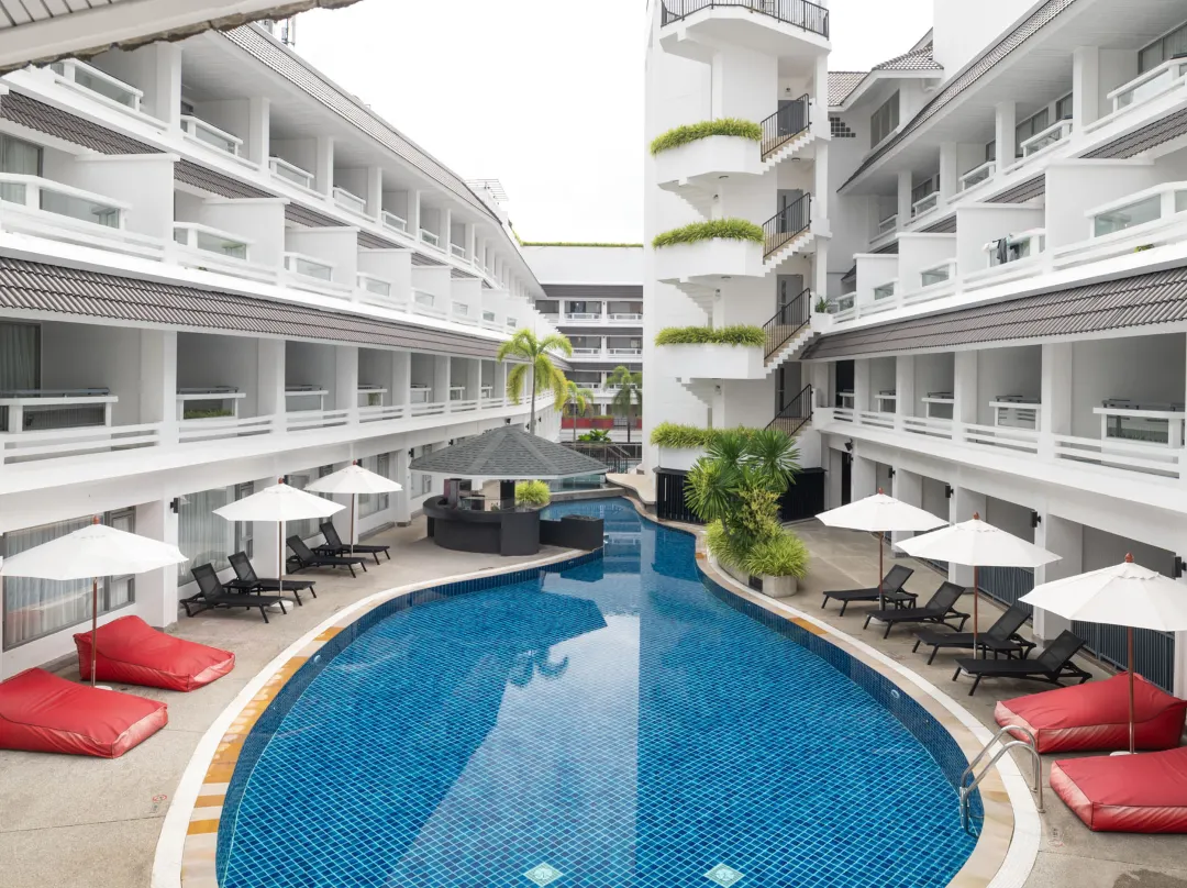 Radisson Red Phuket Patong Beach - Patong Beach
