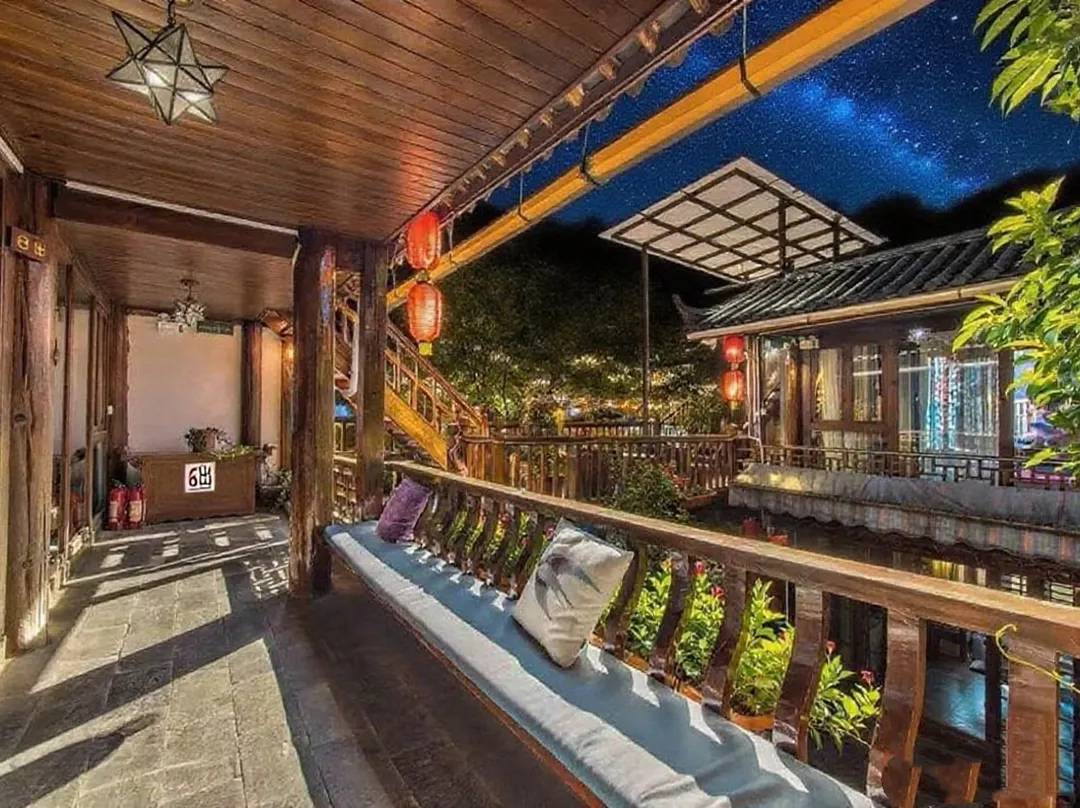 Lijiang Yunshanghua Kaiguan Ancient City Beautiful View Inn - Lijiang