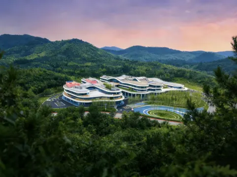Huzhou Xisai Zhenyue Resort Hotel - Huzhou