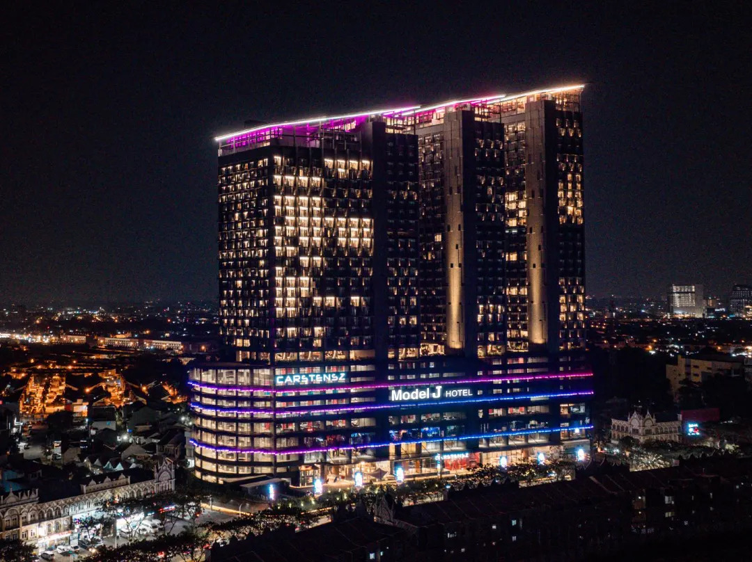 Model J Hotel Bsd Carstensz - Jakarta