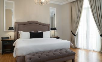 EV11 ATHENS (Athens) - 2026 Prices, Reviews & Deals | Trip.com