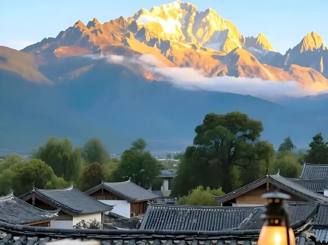Xueyin Shuli · Sunrise View Golden Mountain | Garden Snow Mountain Resort Villa - Lijiang