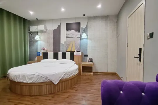 Xinyang Yiyou Hotel - Xinyang