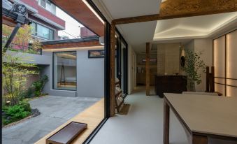 Hanok AuLodge_Airport Bus & DDP Station 4 minutes on foot/5 subway ...