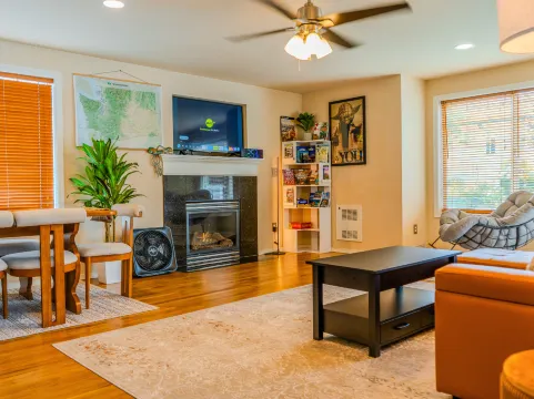 Luxury Modern Home Near Green Lake, Seattle - Edmonds, WA