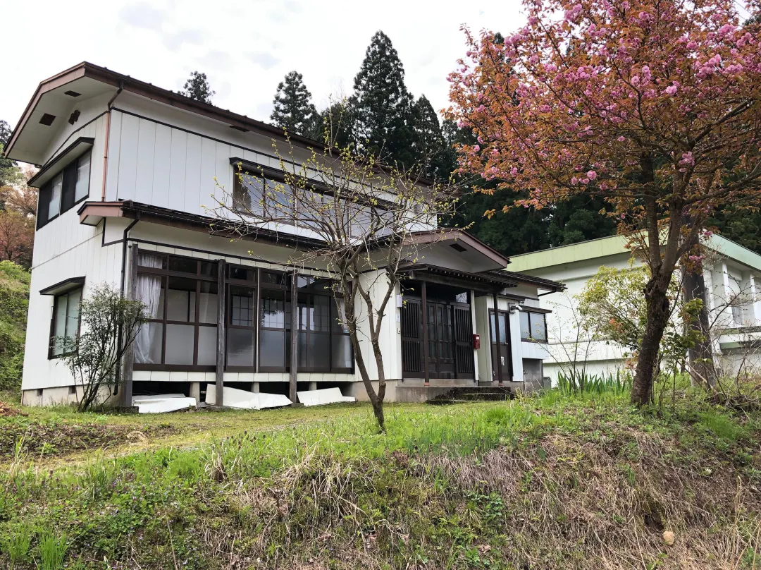 Bullfighting And Nishikigoi Traditional Culture Center - 魚沼市
