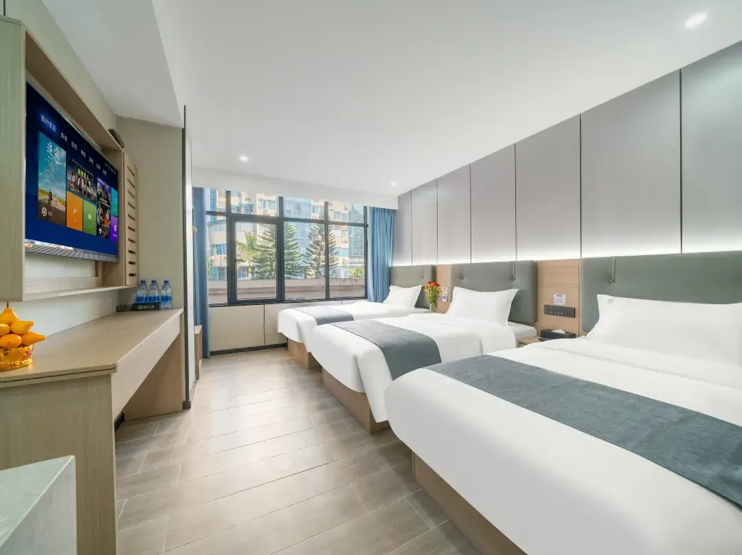 Yi Fang Gong Yu (Guang Zhou Zhong Shan Da Xue Zhong Liu Yi Yuan Ou Zhuang Di Tie Zhan Dian ) -