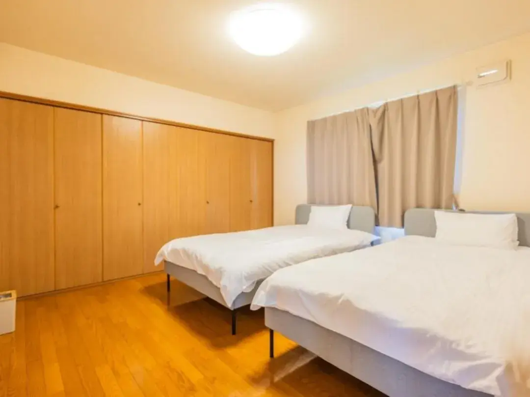 Uno Toya Lake - Date