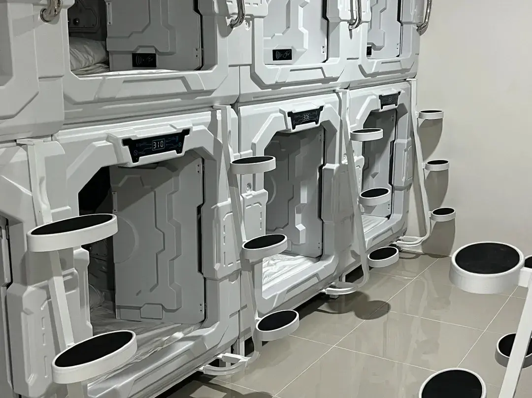 Kiwi Capsule Hotel - Bangkok