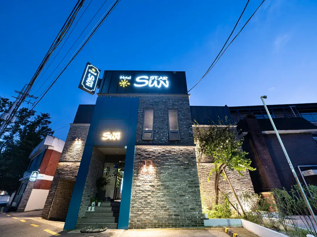 Suwon Haenggung-dong Sunstar - Suwon-si