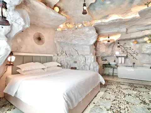 Jiwenhua Theme Hotel - Tongren