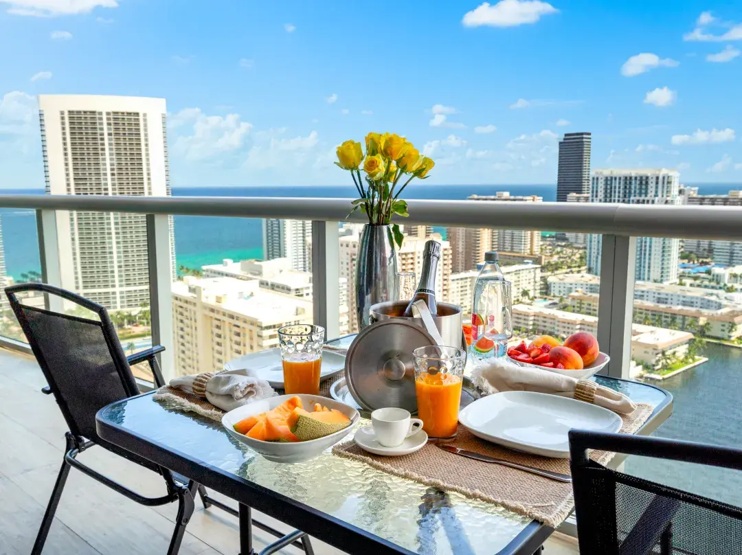 Hallandale Hideaway - Plantation, FL