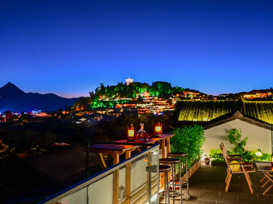 Golden Dragon's Mountain Glow Inn - Lijiang