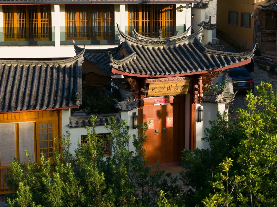 Hill Front Art Hotel - Lijiang