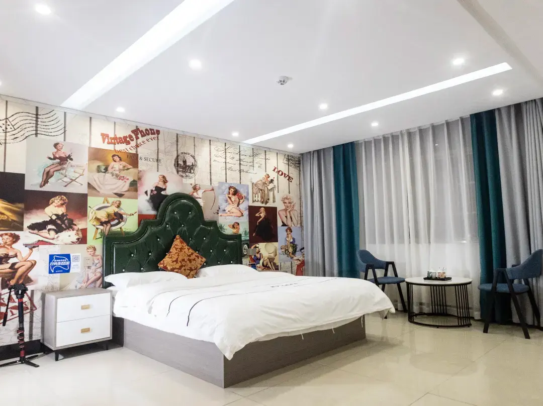Ruiran Theme Hotel - Qujing